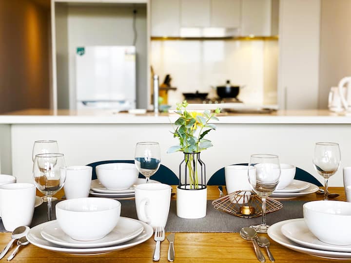 Unique Waterfront Property With Designer Furniture - Sydney