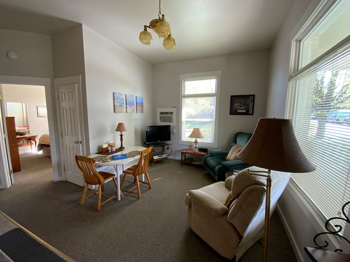 Natural Light & Comfort Chs #1 Monthly Stay - Spokane, WA