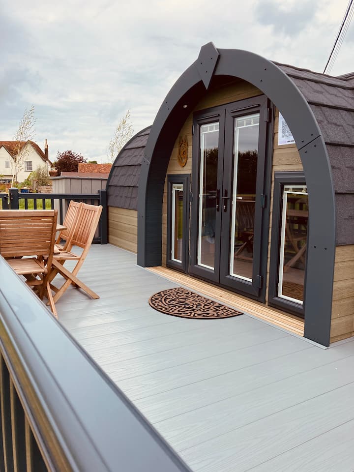 Dog Friendly Luxury Glamping - Stevenage