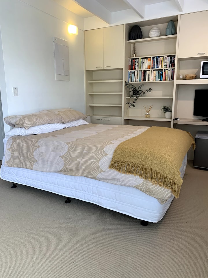 Sunny, Private Room & Ensuite Close To City - Auckland
