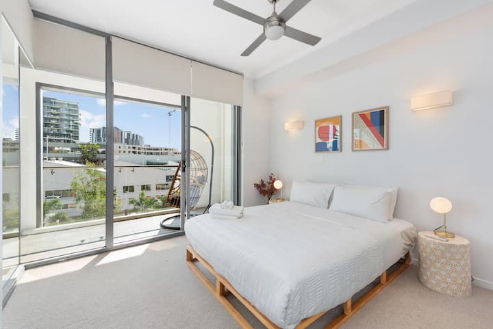 Sunny, Spacious & Central Apt With Parking & Wifi - Brisbane