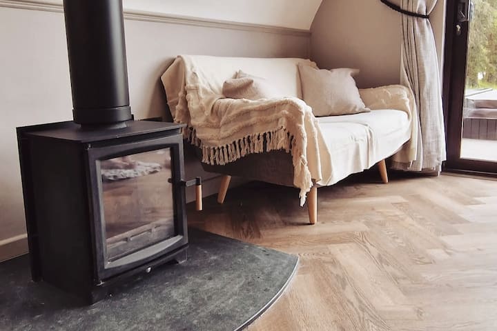 Bonnie Lodge-pet Friendly Lodge With Hot Tub - Invergarry