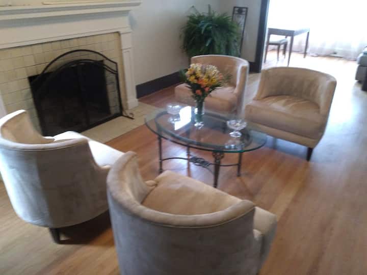 Hackney House-whole Home-mature Guests - Detroit, MI