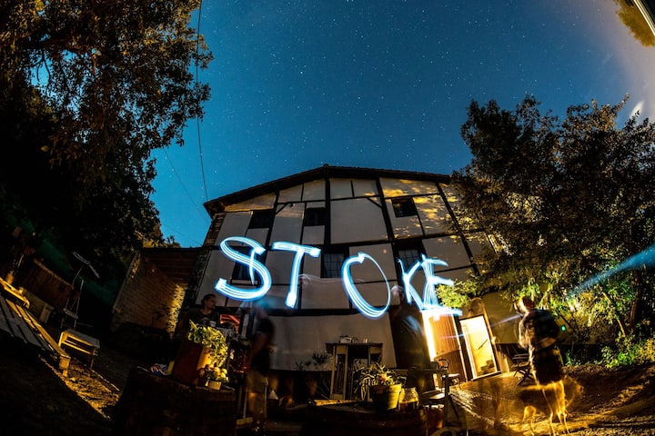 Stoke Travel Surf & Party Hostel - Zarautz