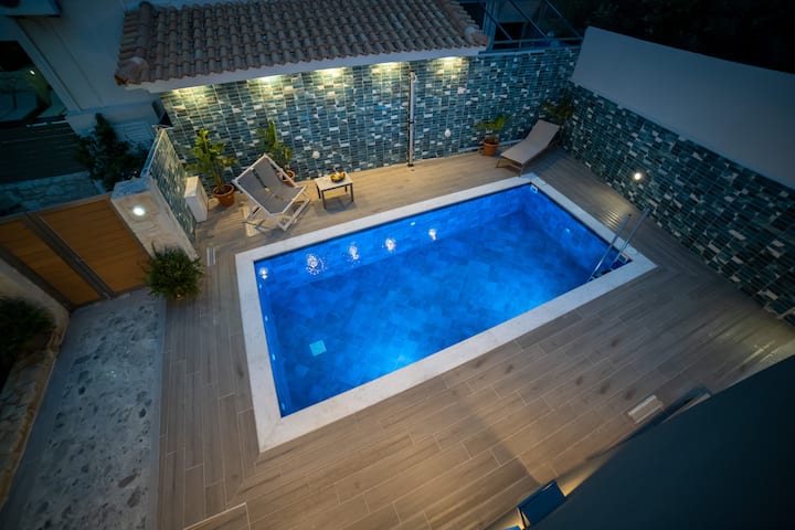 Thomas Villa Hersonissos - Private Pool - Sleeps 6 - Koutouloufari
