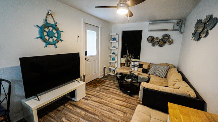 Luxury  Entire 1 Bed/bath  Close To Downtown! - St. Petersburg, FL