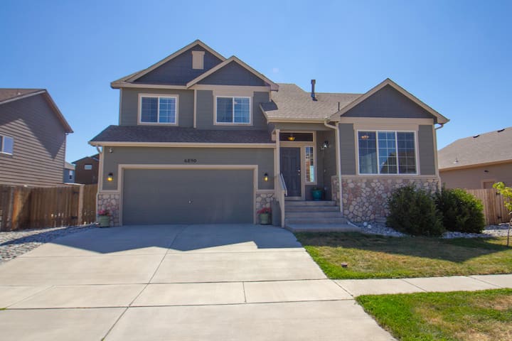 Family Home | Sleeps 12 |
2 King Sleep # Beds - Colorado Springs, CO