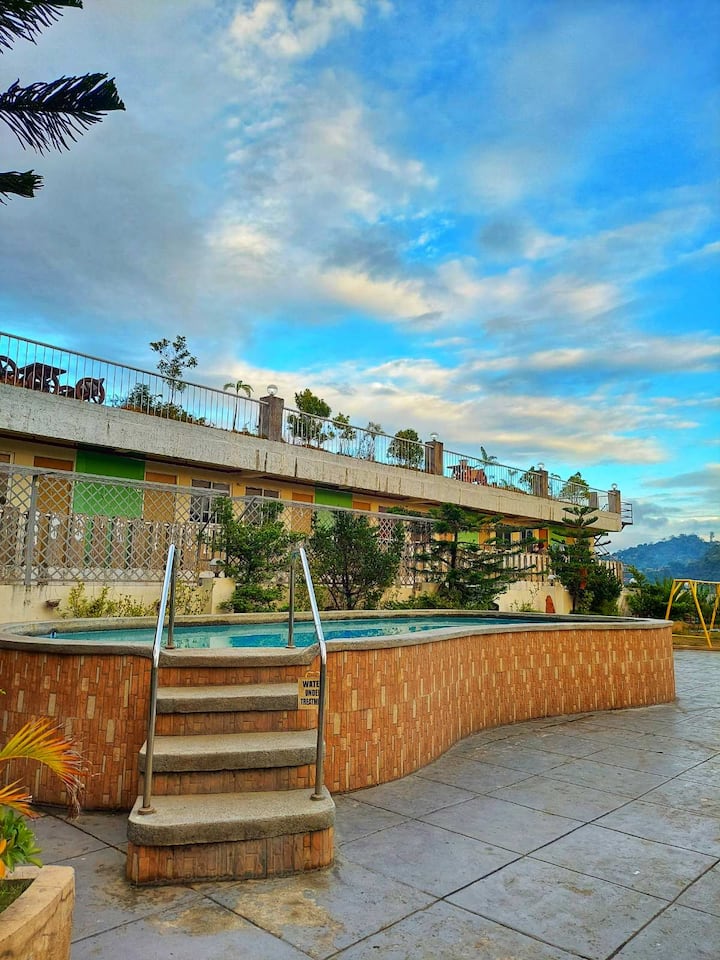 Overlooking Hallway Balcony + Netflix +Board Games - Antipolo