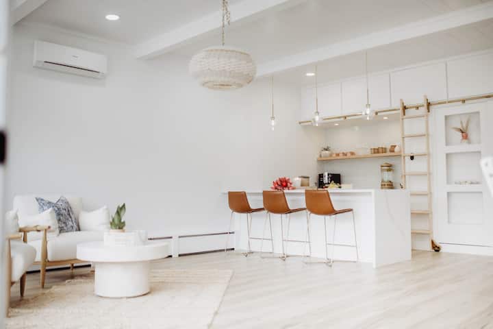 City Studio, Meeting Space. (No Sleeping) - Lake Orion, MI