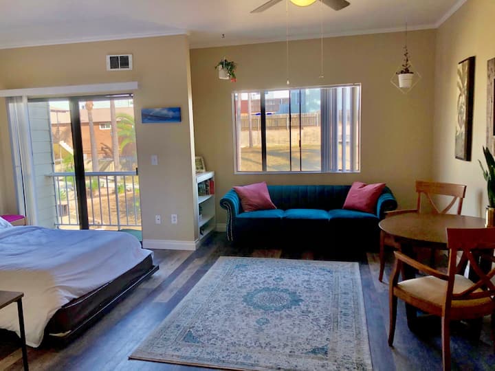 Large Studio For Perfect San Diego Getaway! - San Diego, CA