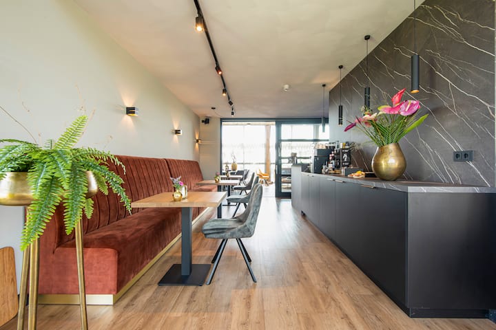 Deluxe Suite With Bath - Helmond