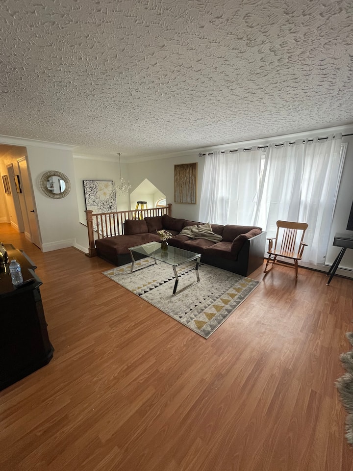 New Reno-king-priv Ensuite Bath-wifi-w&d-kit-lr-dr - Nova Scotia