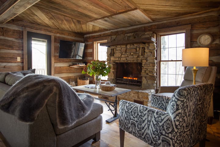 The Manor @ The Mohicans Treehouse Resort - Mohican State Park, Loudonville