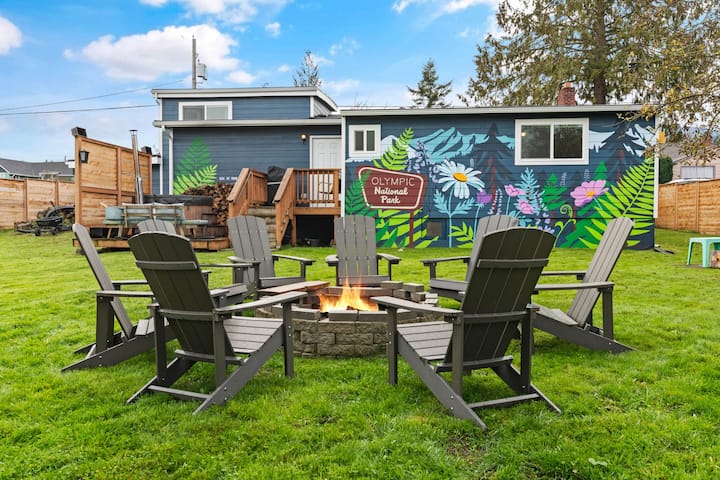 Mountain Chalet Stay Fully Fenced 3br/2ba Hot Tub - Port Angeles, WA