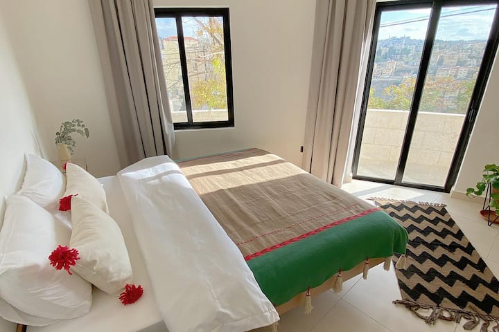 Nu Fifty Two - Large One Bedroom Apt - 103 - Amman