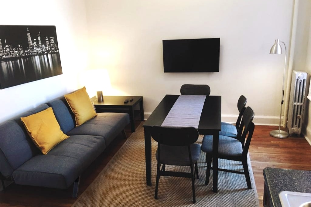 Two Bedroom Apt In The Heart Of Williamsburg . - State of New York