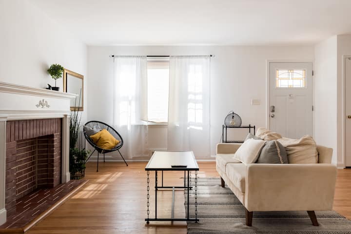 Cheerful 4-bedroom Residential Home - Baltimore, MD