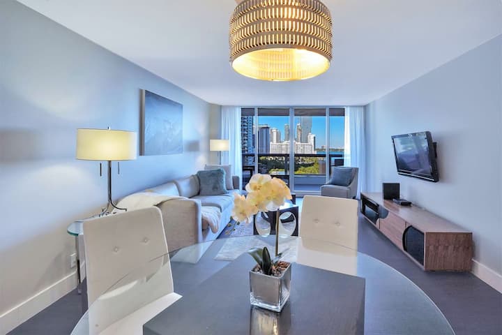 Miami Vibes! Biscayne Bay Water And Park Views! - Miami, FL