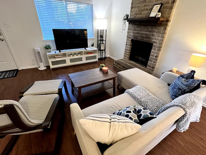 2bd/2ba, Near St. David's Mc, Airport, Great Spot! - Austin, TX