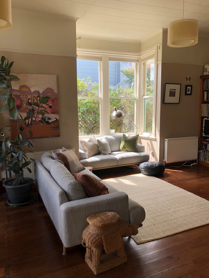 Sunny Newtown Family Home - Wellington