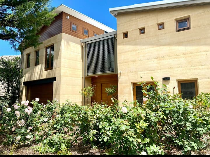 Luxury Cottesloe Apartment - Perth