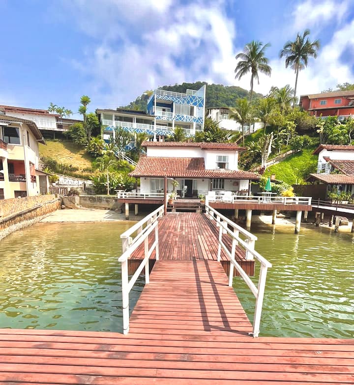 Casa No Mar Com Amplo Deck E Praia (Pé Na Areia) - Angra dos Reis