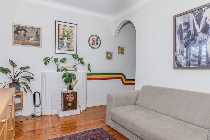 Charming 2-bedroom Apartment In Art Deco Gem - Manly