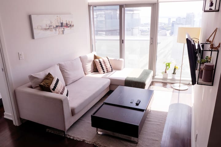 Upscale Downtown Condo - Cn Tower View - Toronto, ON