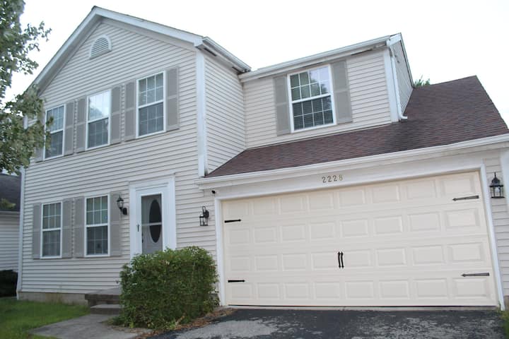 Cozy 4br, 2.5bth,2cg|pet-friendly|quiet N' Hood - Columbus, OH