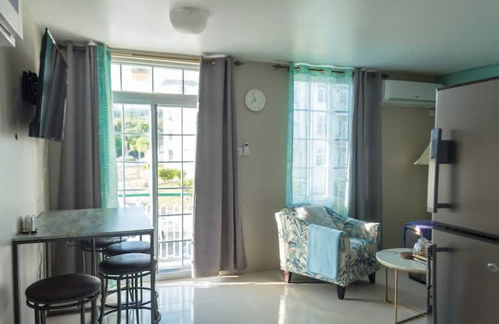 👉Cozy+modern Beach Apt W/pool&bar-wfh Montego Bay - Jamaica