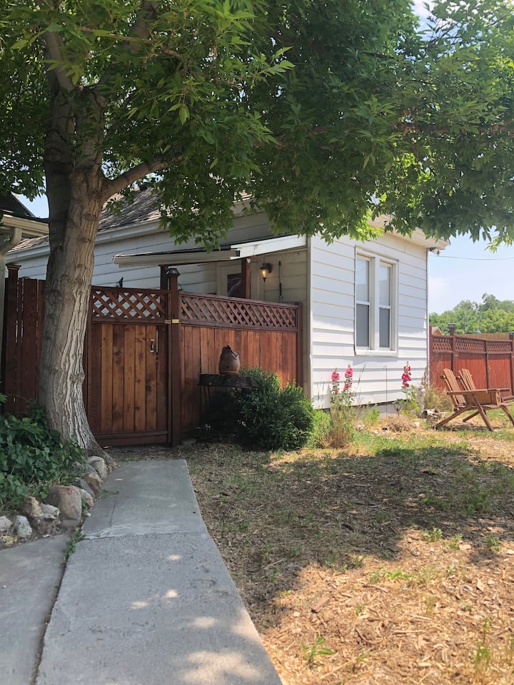 Cottage In The Country - Salt Lake City