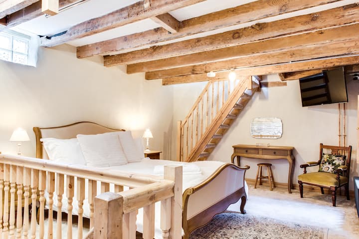 The Cow House, In The Heart Of Old Town Whitby. - Whitby