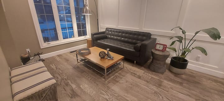 Executive 5 Bedroom Home In Ottawa - Kanata