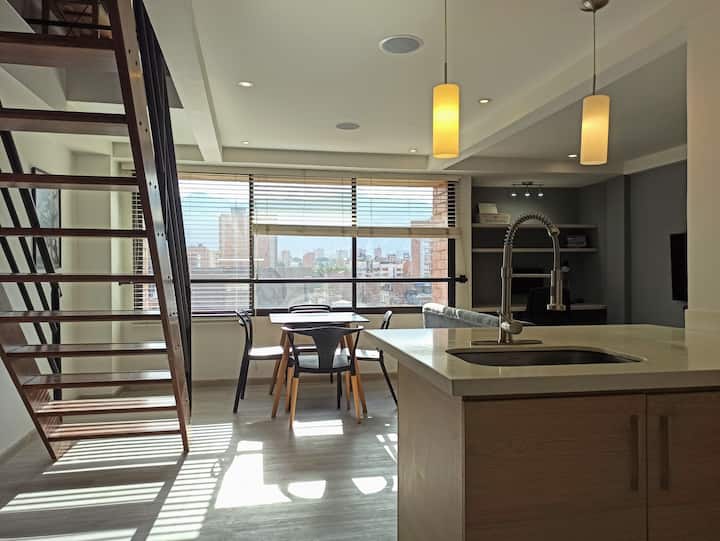 1 Bed/1.5bath Duplex Penthouse + Acs On 10/11th Fl - Medellín