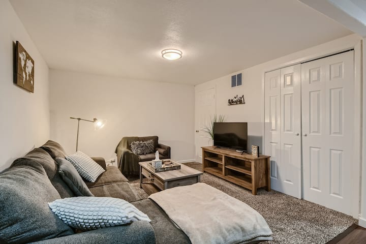 2 Br Suite Btwn Denver & Boulder - Westminster, CO