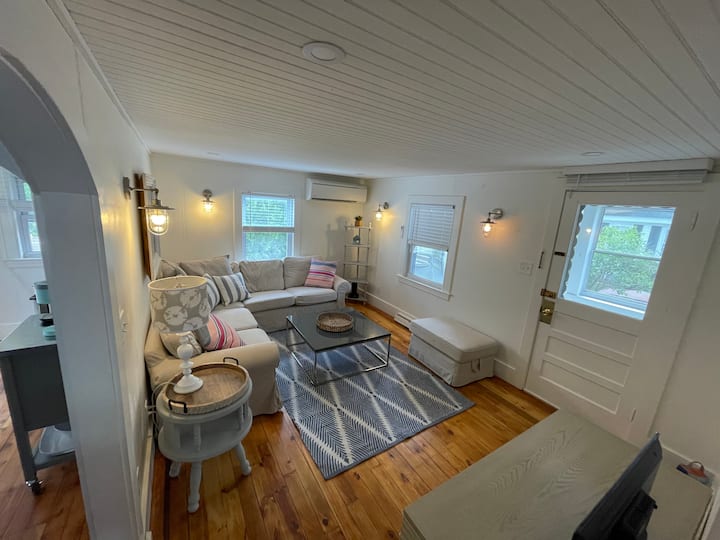Sunset Cottage - Saco, ME