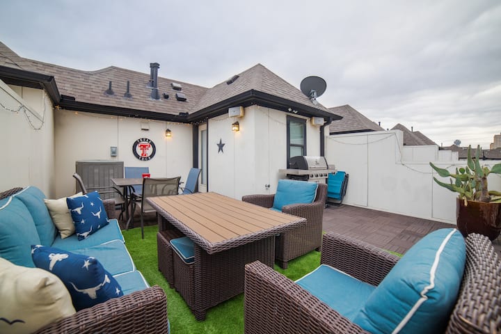 Beautiful 3 Story Townhome - Downtown Dallas - Dallas, TX