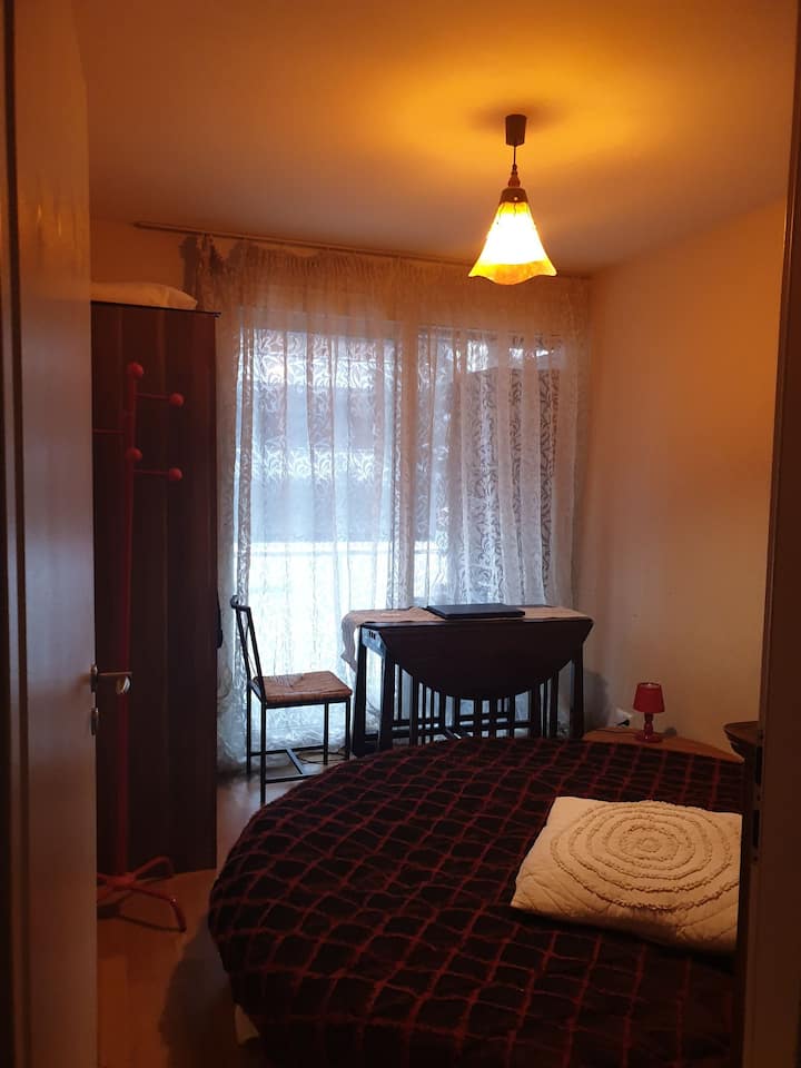 Feel In Geneva Like Home On The Round Bed! - Genève