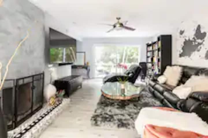 Modern House 3b & 2b Jacuzzi. Best Location In La - West Hollywood, CA