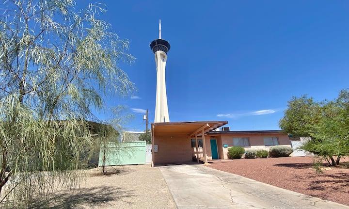 Mid Century Modern Home For A Very Vegas Getaway - Las Vegas, NV