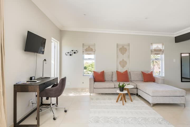 Stunning Studio - Villa Watsonia - Parklands