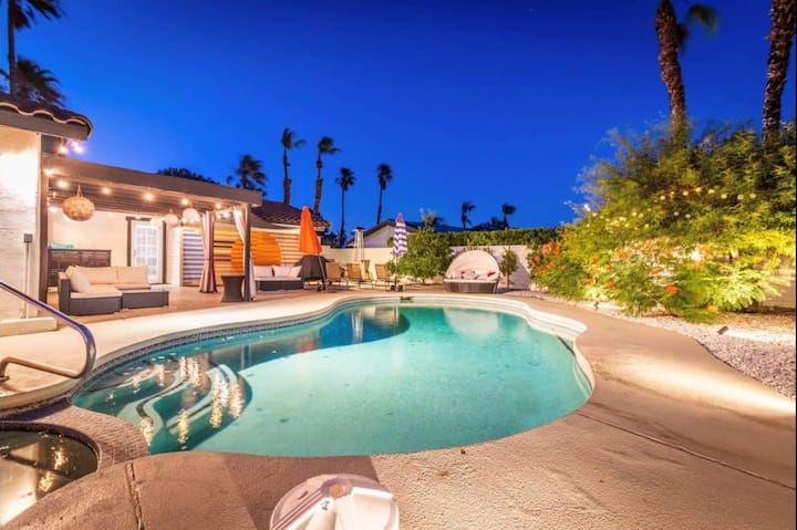 Fiesta Escuela - Palm Springs, CA