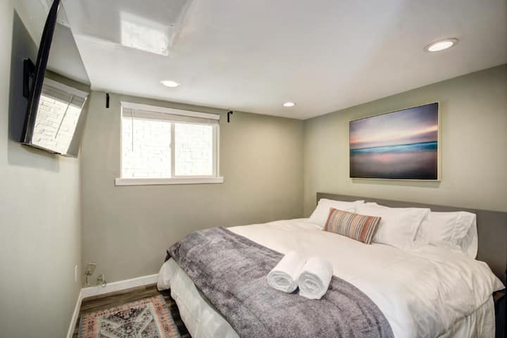 Cozy Downtown Hideaway W/gated Parking - Sacramento, CA
