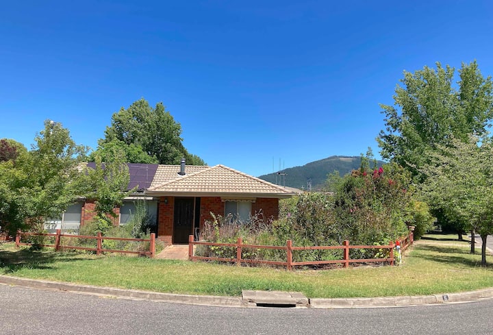 "The Bower" In Bright - Bright