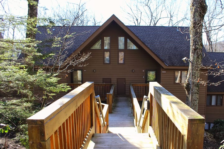 Cozy Condo - Sleeps 4 - Wintergreen, VA