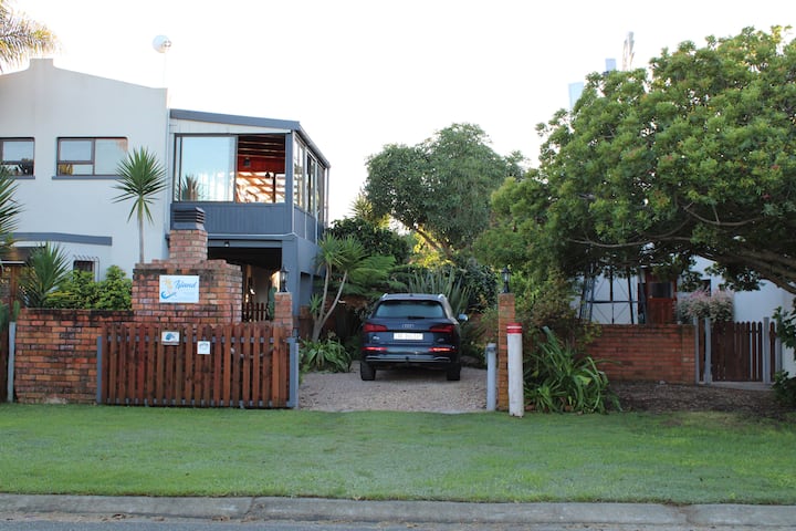 Island Paradise Stunning Location (Back Up Power) - Sedgefield