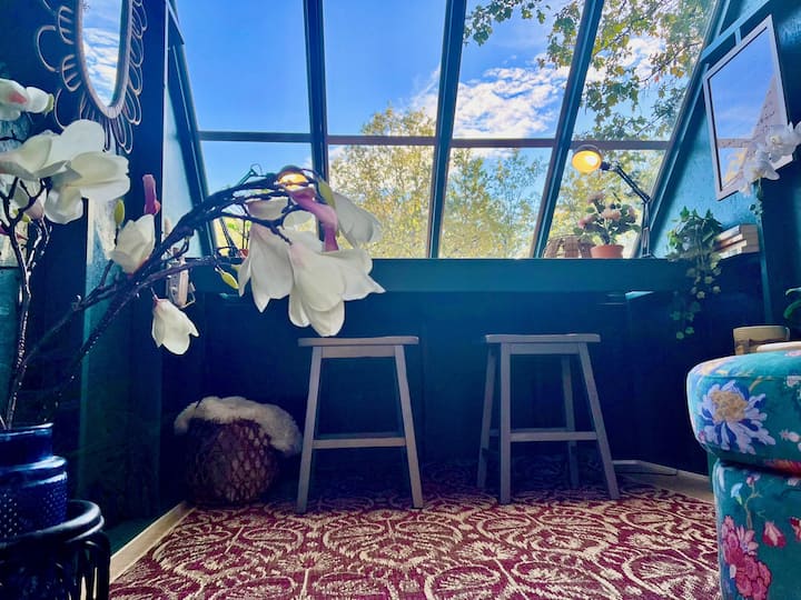 3 Acre Bohemian Retreat @ Heart Of Mt. Shasta - Mount Shasta, CA