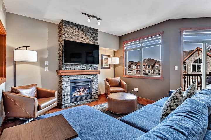 2br/2bath Penthouse W Bunk Beds + Pool & Hot Tub - 