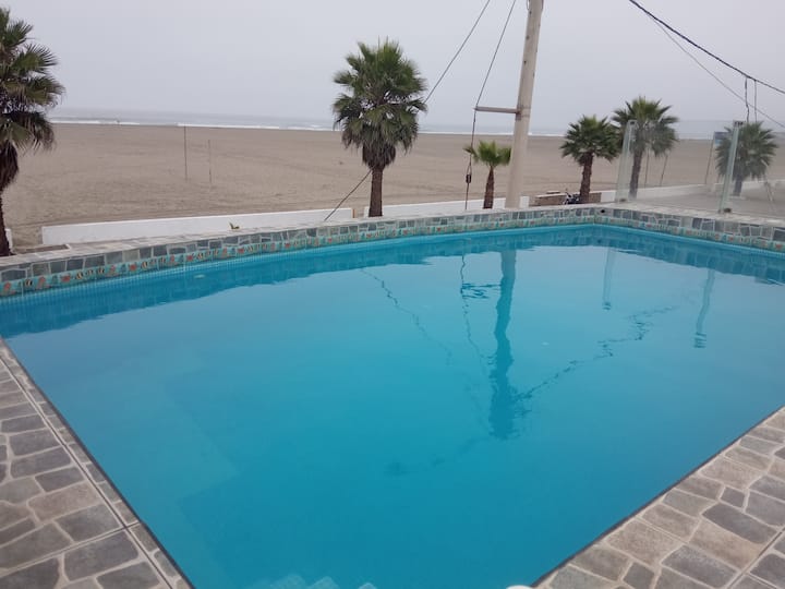 Casa Con Piscina Frente Al Mar - Perú