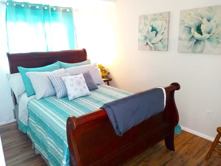 Great North Side Location! Comfy Beds, Fast Wi-fi - Cheyenne, WY